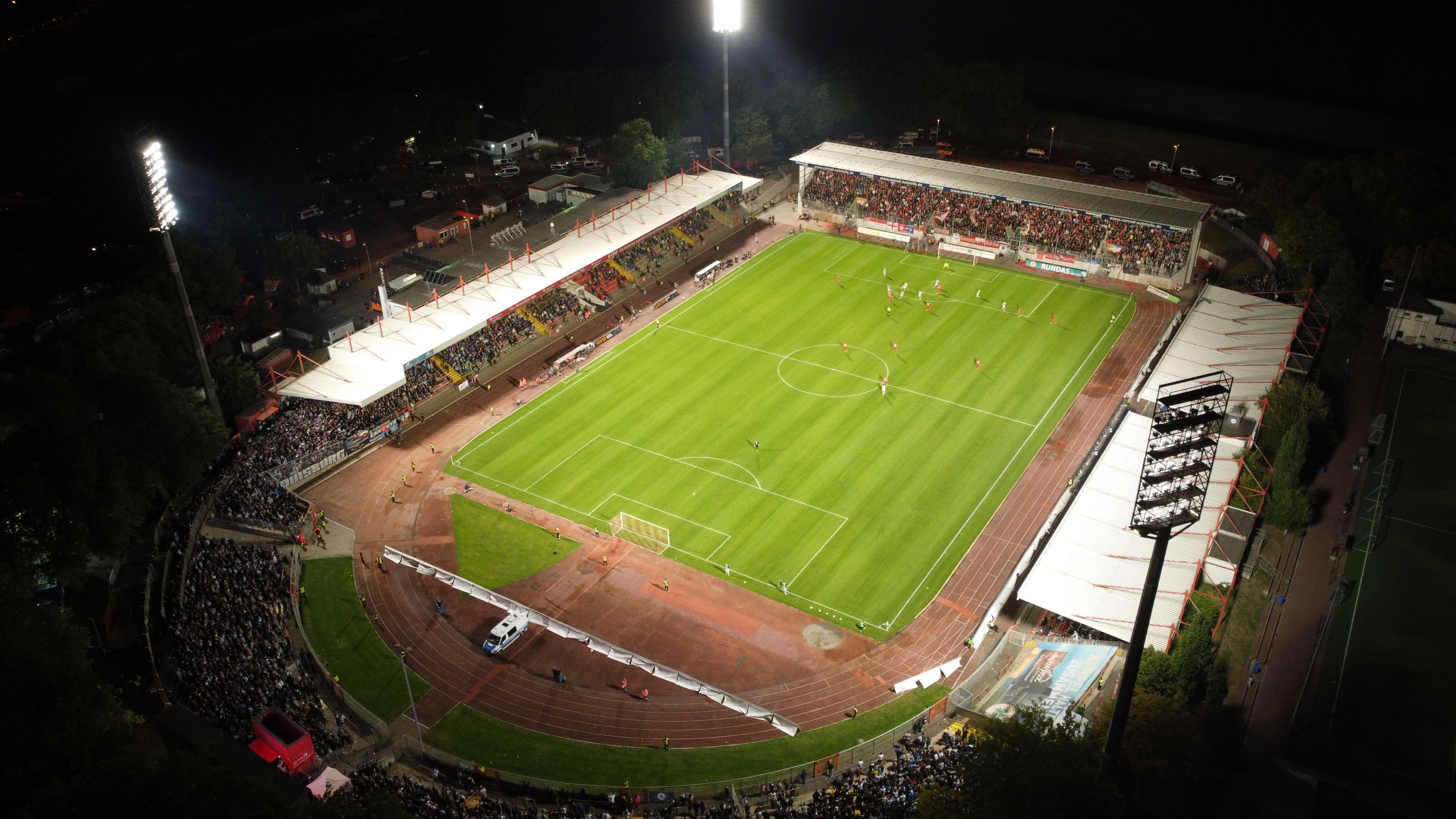 Viertelfinale gegen Bezirksligisten im Stadion Niederrhein | SC Rot ...